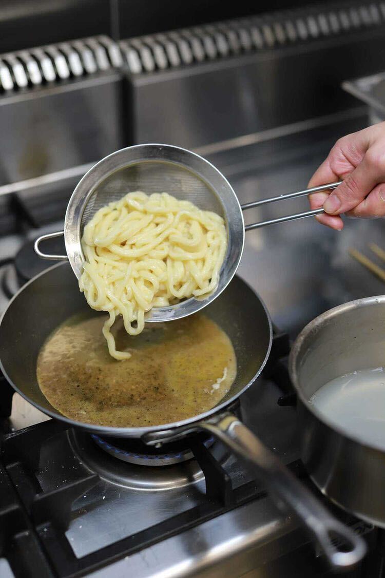 Udon cacio et pepe | Mint Magazine