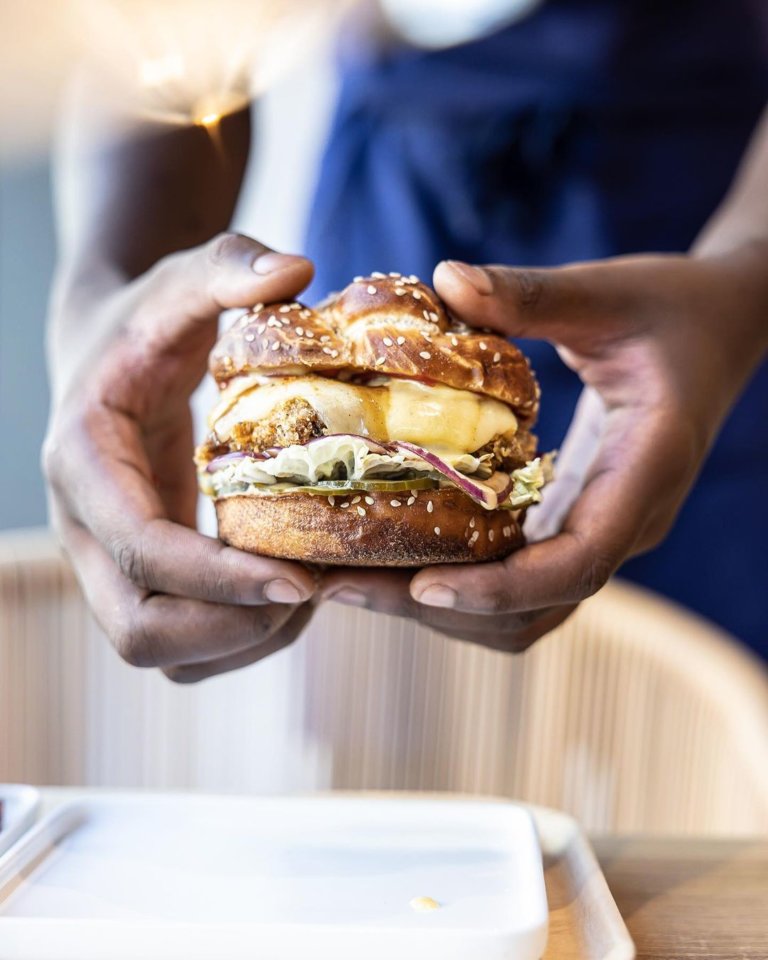 Mosugo : deux nouveaux spots pour le temple du poulet frit | Mint Magazine