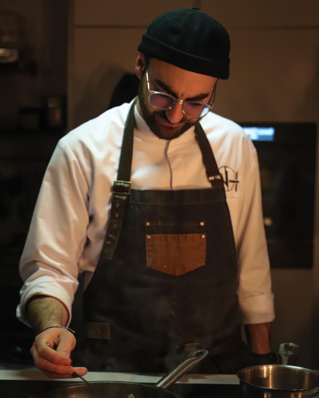 Nhome : le chef nomade Matan Zaken s'installe à adresse fixe | Mint ...