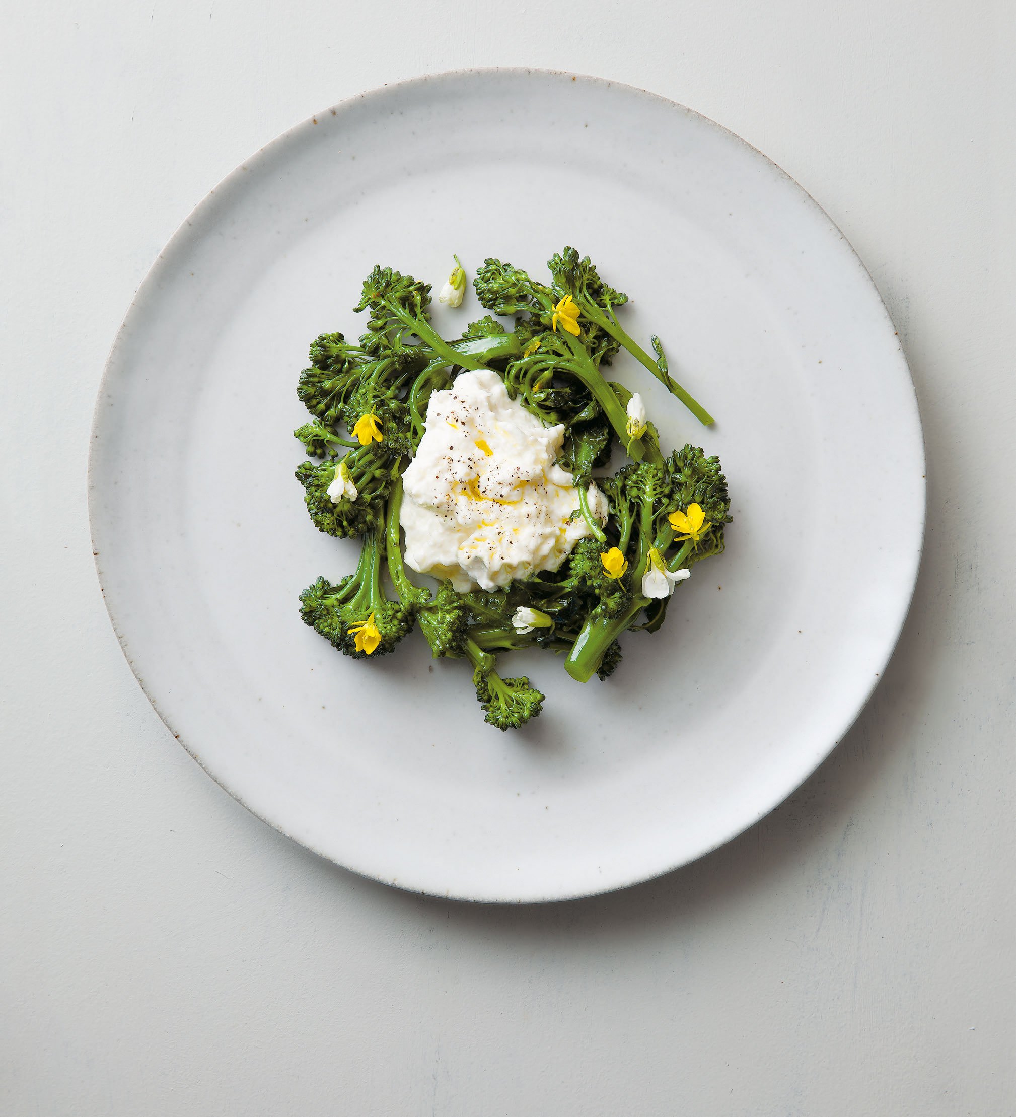 Brocoli di cicco à l’ail, au citron et à la burrata | Mint Magazine